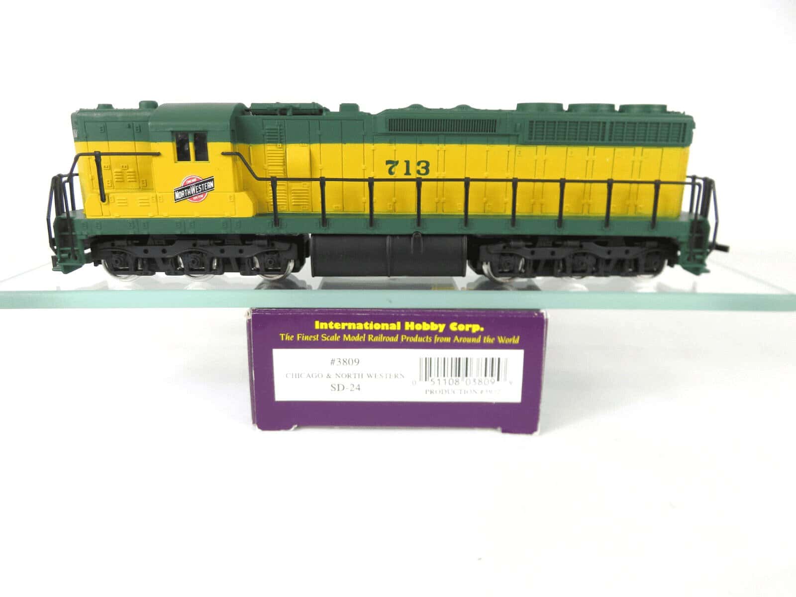 IHC 3809 HO Scale C&NW Chicago North Western EMD SD-24 Diesel Locomoti ...